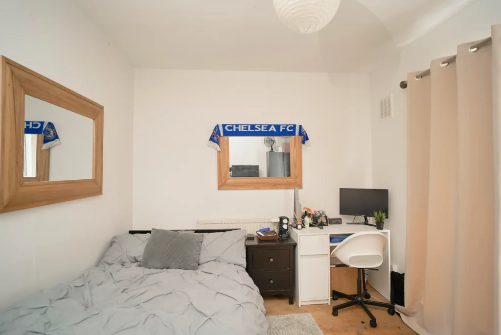 Mary MacArthur House - Room 2 | Pisoria - House Share Lettings London UK