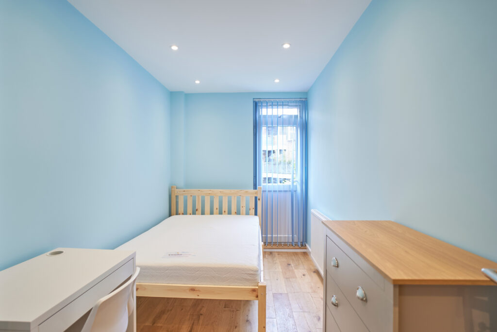 538 Fellows Court - Room 1 | Pisoria - House Share Lettings London UK