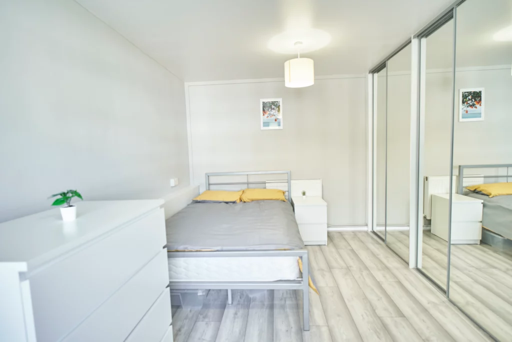 51 Whitton Walk Room 1 | Pisoria - House Share Lettings London UK