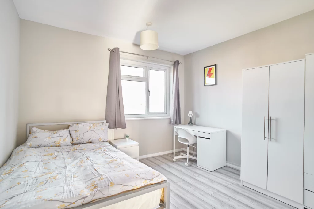 51 Whitton Walk Room 2 | Pisoria - House Share Lettings London UK